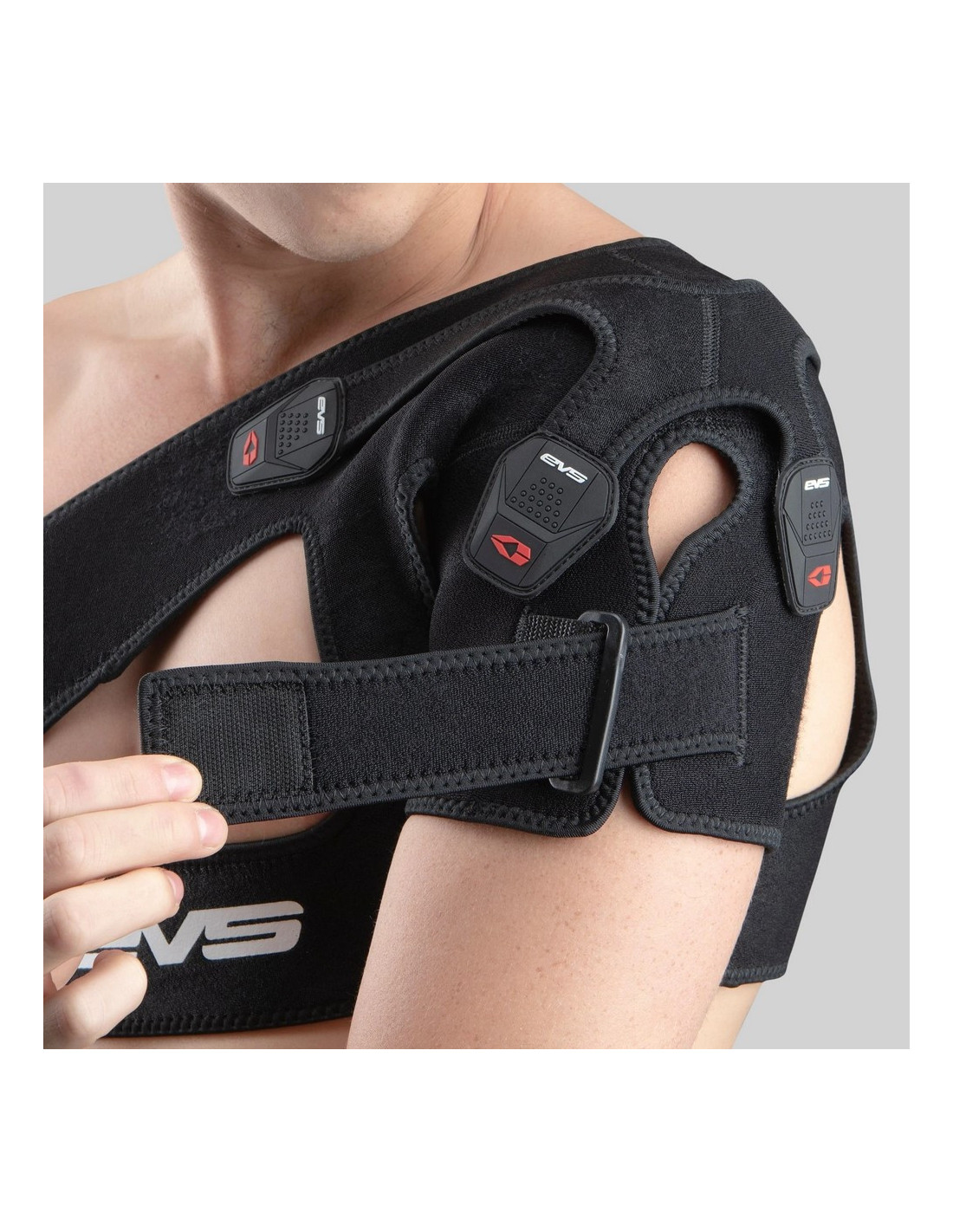Soporte Hombro EVS SB05 Shoulder Brace Negro